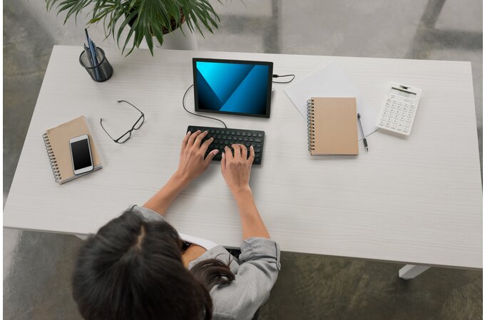 Simple Solutions™ Wired Compact Keyboard with USB-C Connector ...