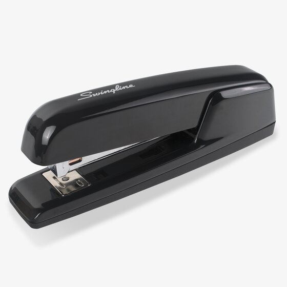 Swingline® 747® Business Desktop Stapler, Antimicrobial, 30 Sheets ...