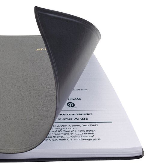 AT-A-GLANCE® 2026 Daily Quarter-Hour Appointment Book Planner, Black ...