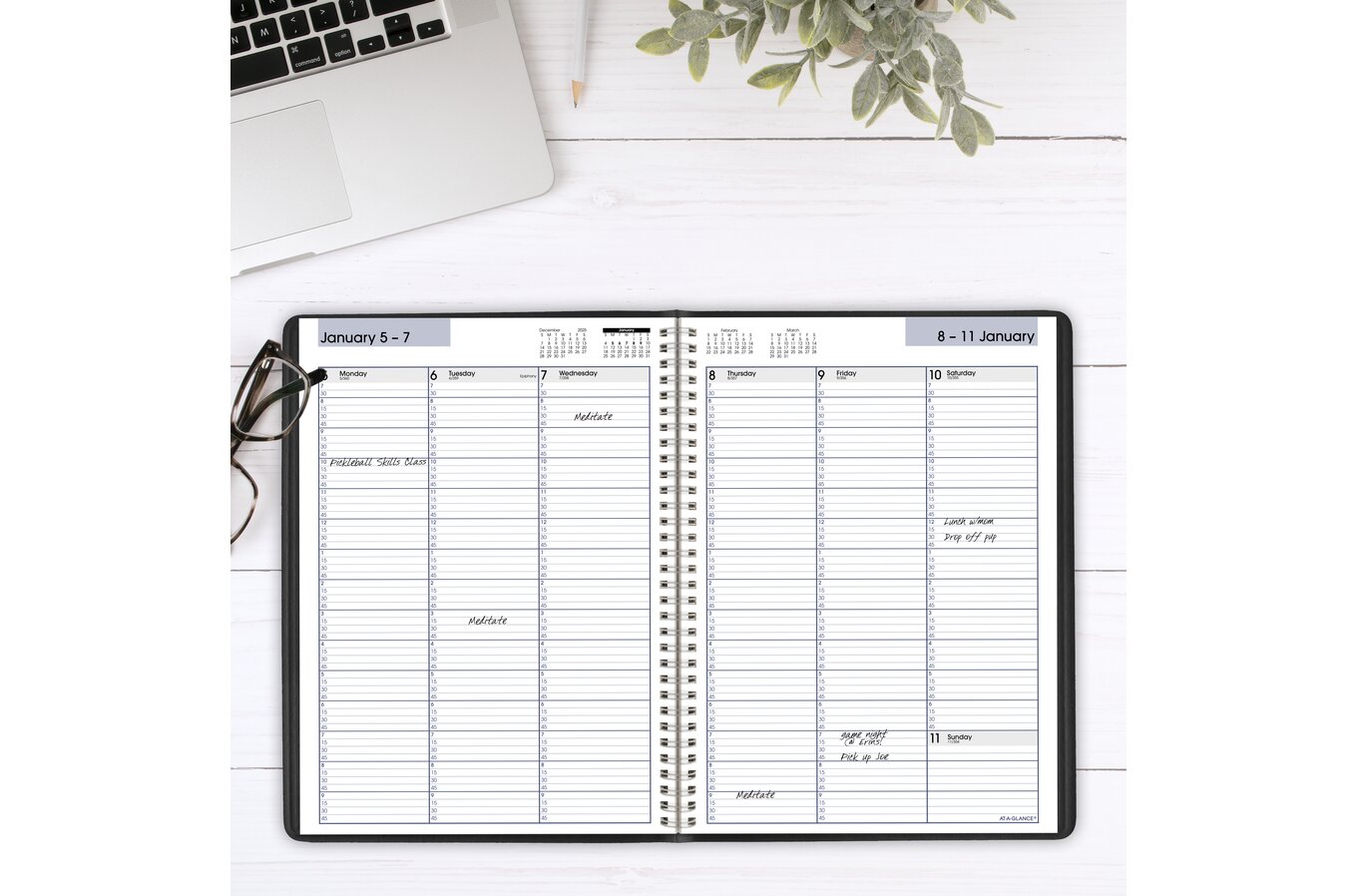 2026 Weekly Planner AT-A-GLANCE 2026 Weekly Appointment Book Planner ...