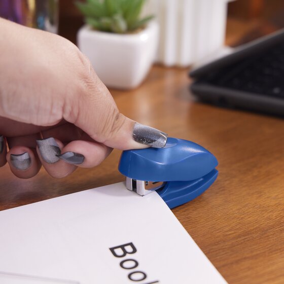 Swingline® Tot® Mini Stapler, Built-in Staple Remover, 12 Sheets ...