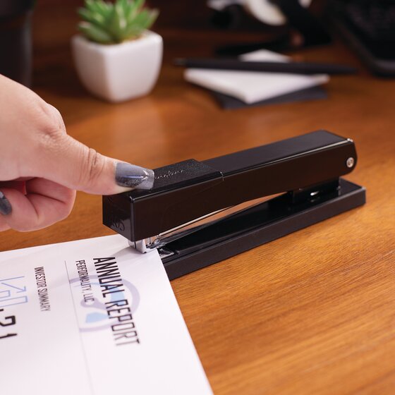 Swingline® Light Duty Standard Stapler, 20 Sheets, Black | Swingline ... Swingline® Light Duty Standard Stapler, 20 Sheets, Black | Swingline ...