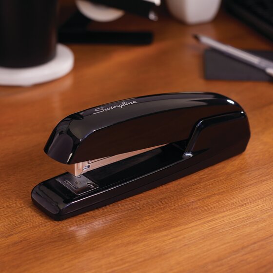 Swingline Standard Desktop Stapler, Antimicrobial, 25 Sheets, Black ...